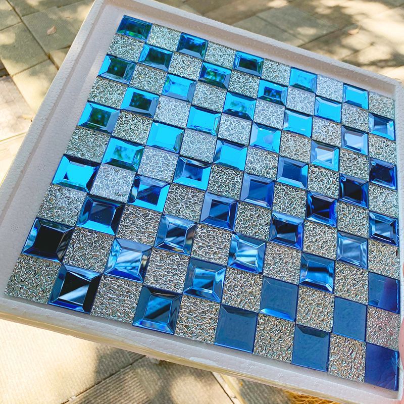 Custom glass mosaic tiles for contemporary interiors